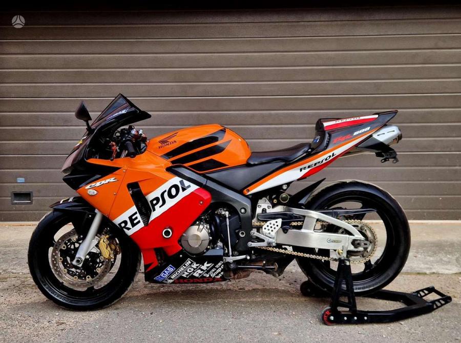 Honda Cbr 2004 in Vilnius, with an engine capacity of 0.60 L and mileage of 42 thousand km for 3650 €, photo 4 on AUTOMOTO.COM.LV