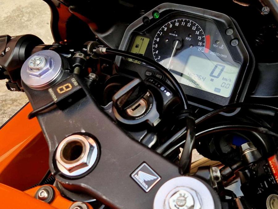 Honda Cbr 2004 in Vilnius, with an engine capacity of 0.60 L and mileage of 42 thousand km for 3650 €, photo 16 on AUTOMOTO.COM.LV