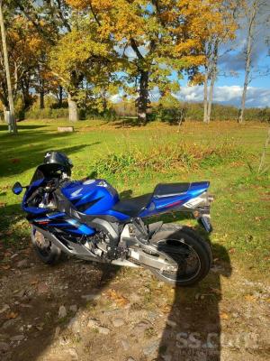 Honda Cbr 2005 in Valmiera, with an engine capacity of 1.00 L and mileage of 0 thousand km for 3900 €, photo 3 on AUTOMOTO.COM.LV