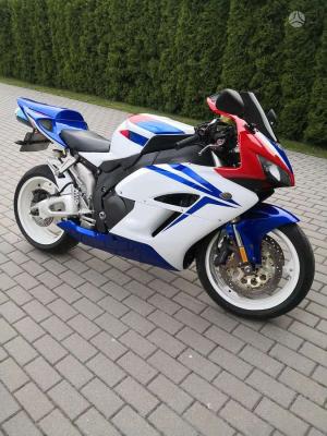 Honda Cbr 2005 in Kretinga, with an engine capacity of 1.00 L and mileage of 50 thousand km for 4200 €, photo  on AUTOMOTO.COM.LV