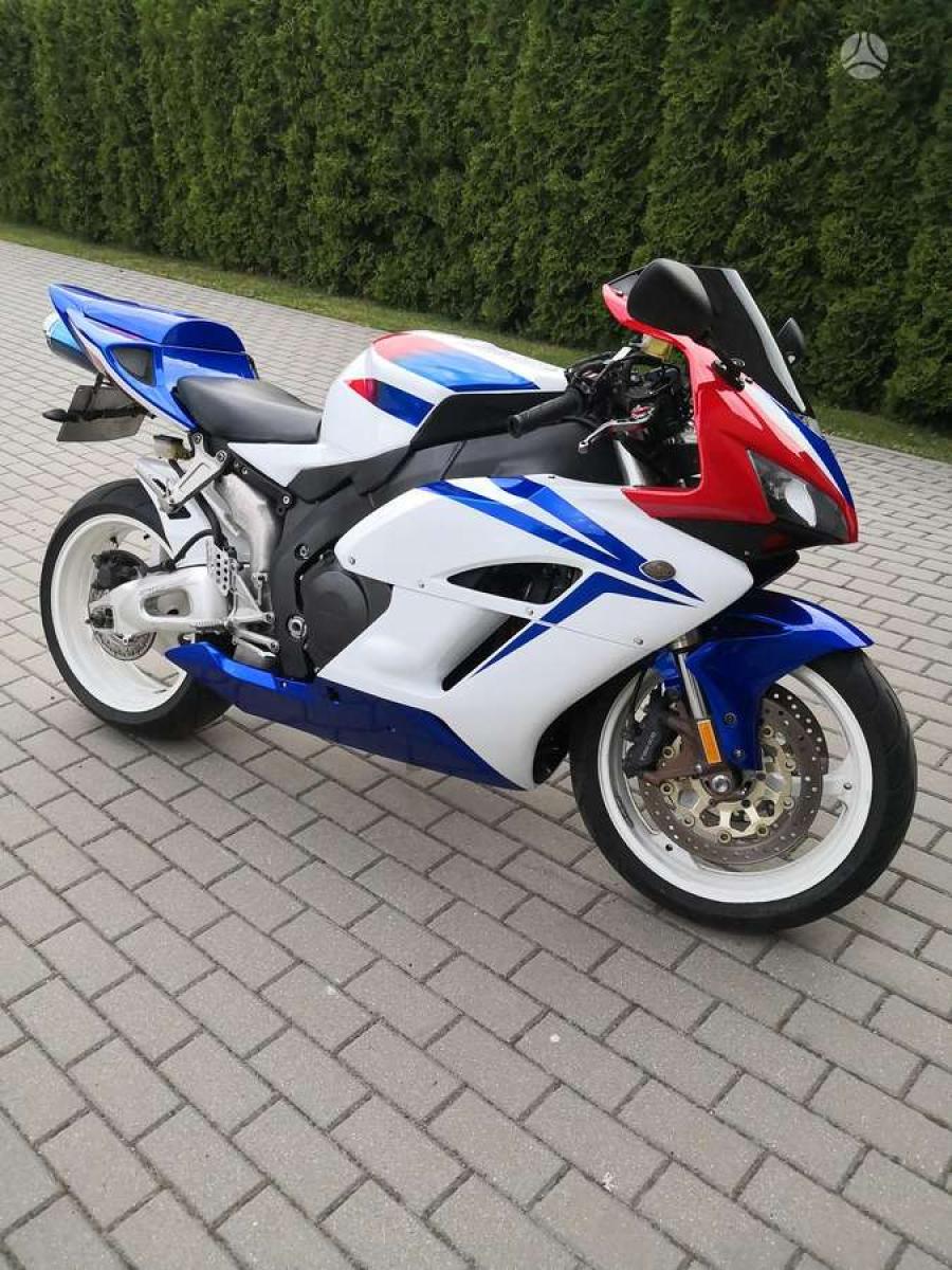 Honda Cbr 2005 in Kretinga, with an engine capacity of 1.00 L and mileage of 50 thousand km for 4200 €, photo 1 on AUTOMOTO.COM.LV