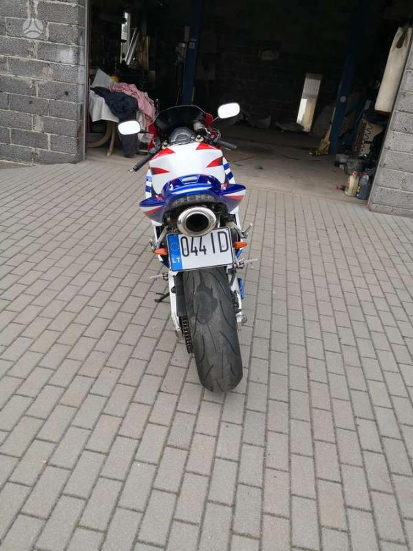 Honda Cbr 2005 in Kretinga, with an engine capacity of 1.00 L and mileage of 50 thousand km for 4200 €, photo 4 on AUTOMOTO.COM.LV