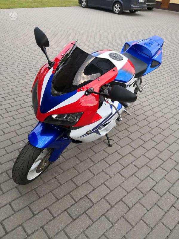 Honda Cbr 2005 in Kretinga, with an engine capacity of 1.00 L and mileage of 50 thousand km for 4200 €, photo 6 on AUTOMOTO.COM.LV
