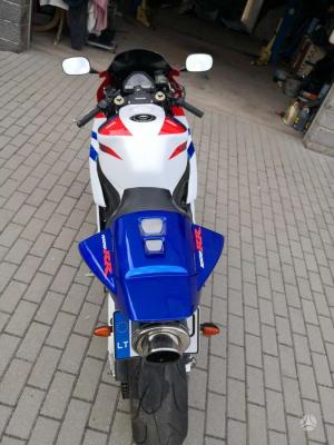 Honda Cbr 2005 in Kretinga, with an engine capacity of 1.00 L and mileage of 50 thousand km for 4200 €, photo 9 on AUTOMOTO.COM.LV