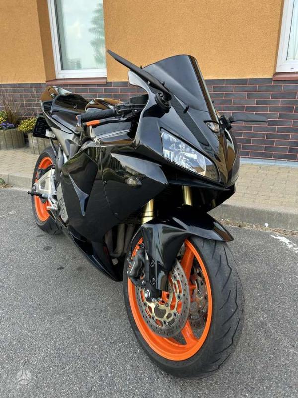 Хонда Cbr 2005 в Вильнюс, объемом двигателя 0.60 л и пробегом 37 тыс. км за 4950 €, фото 3 на AUTOMOTO.COM.LV