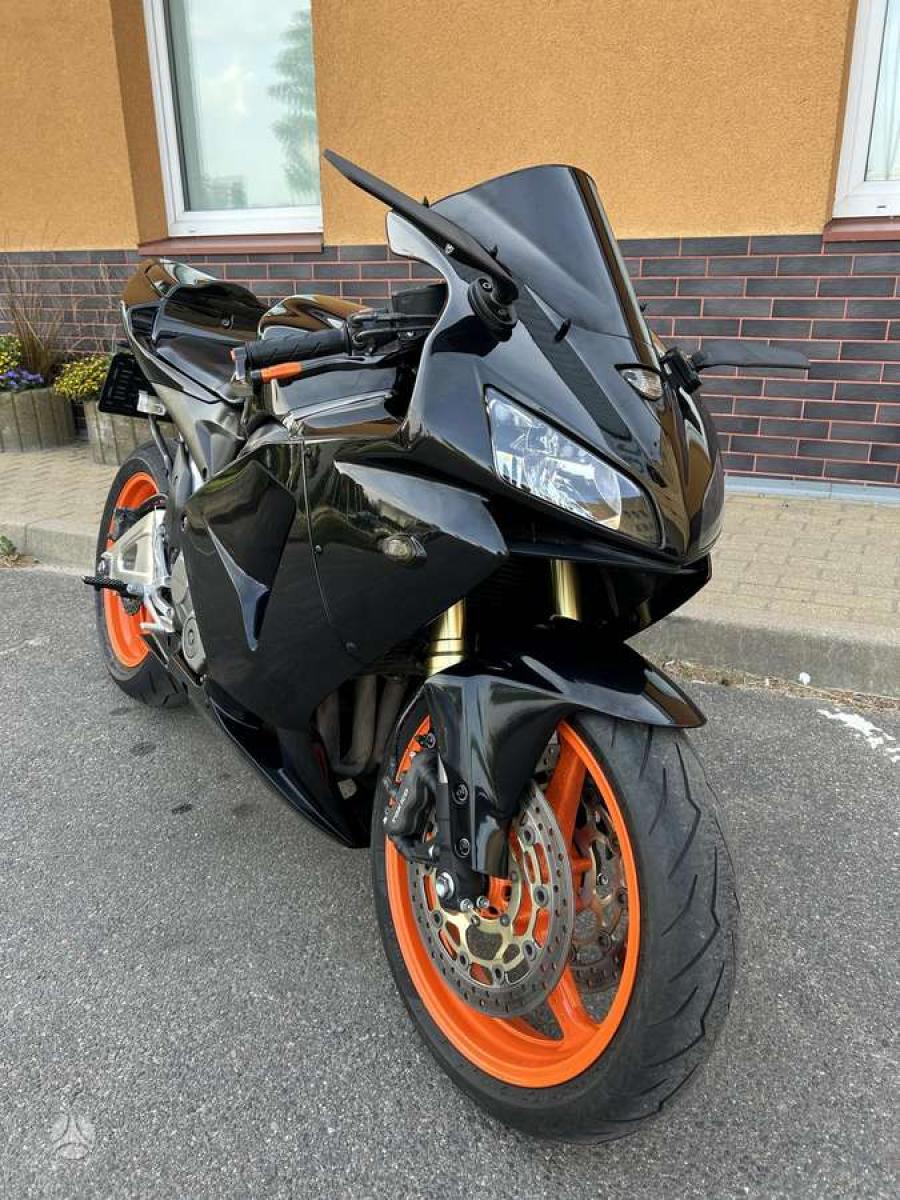 Хонда Cbr 2005 в Вильнюс, объемом двигателя 0.60 л и пробегом 37 тыс. км за 4950 €, фото 4 на AUTOMOTO.COM.LV