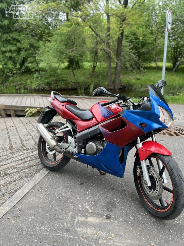 Хонда Cbr 2006 в Паневежис, объемом двигателя 0.13 л и пробегом 0 тыс. км за 1500 €, фото 4 на AUTOMOTO.COM.LV
