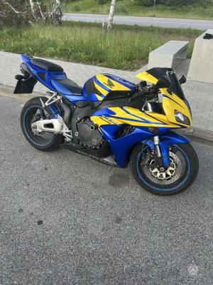 Хонда Cbr 2006 в Клайпеда, объемом двигателя 1.00 л и пробегом 42 тыс. км за 4500 €, фото 6 на AUTOMOTO.COM.LV