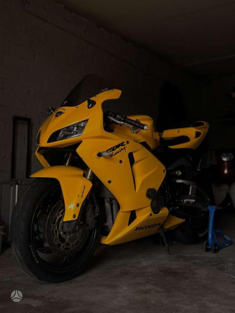 Хонда Cbr 2006 в Мажейкяй, объемом двигателя 0.60 л и пробегом 42 тыс. км за 3650 €, фото 1 на AUTOMOTO.COM.LV