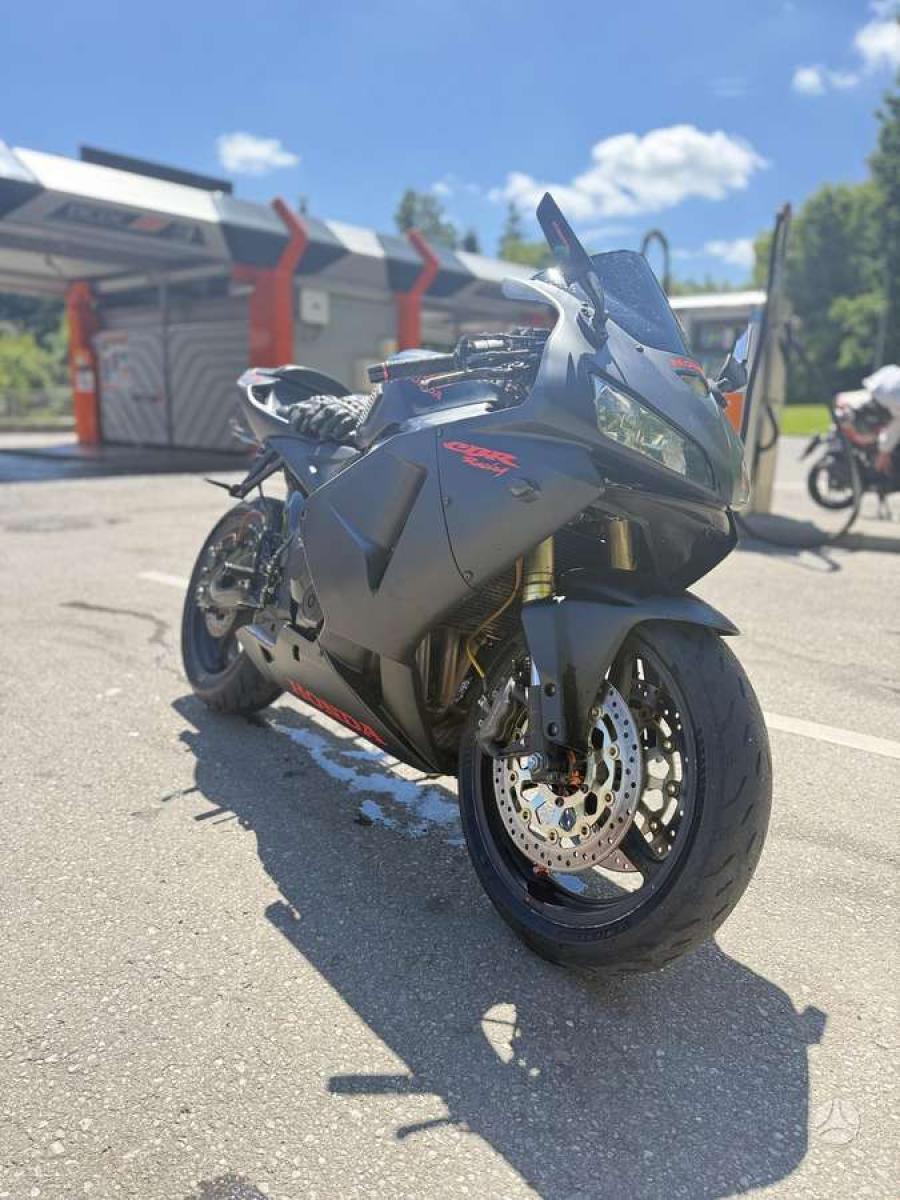 Honda Cbr 2006 Viļņa, ar dzinēja tilpumu 0.60 L un nobraukumu 55 tūkst. km par 3200 €, foto 1 vietnē AUTOMOTO.COM.LV