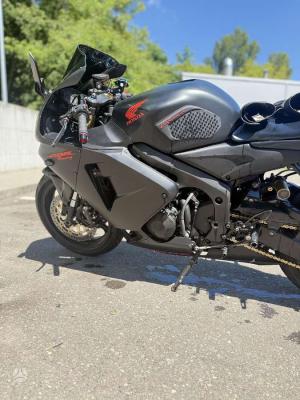 Honda Cbr 2006 Viļņa, ar dzinēja tilpumu 0.60 L un nobraukumu 55 tūkst. km par 3200 €, foto 7 vietnē AUTOMOTO.COM.LV