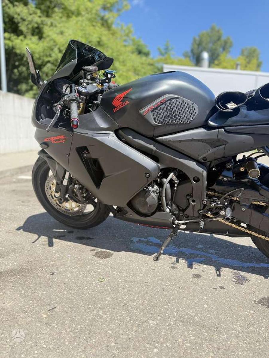Honda Cbr 2006 Viļņa, ar dzinēja tilpumu 0.60 L un nobraukumu 55 tūkst. km par 3200 €, foto 7 vietnē AUTOMOTO.COM.LV