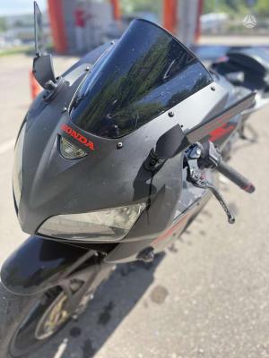 Honda Cbr 2006 Viļņa, ar dzinēja tilpumu 0.60 L un nobraukumu 55 tūkst. km par 3200 €, foto 8 vietnē AUTOMOTO.COM.LV