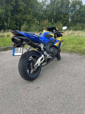 Honda Cbr 2006 in Klaipeda, with an engine capacity of 1.00 L and mileage of 42 thousand km for 3600 €, photo 6 on AUTOMOTO.COM.LV