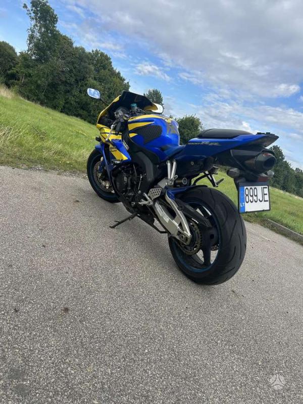 Honda Cbr 2006 Klaipėda, ar dzinēja tilpumu 1.00 L un nobraukumu 42 tūkst. km par 3600 €, foto 7 vietnē AUTOMOTO.COM.LV