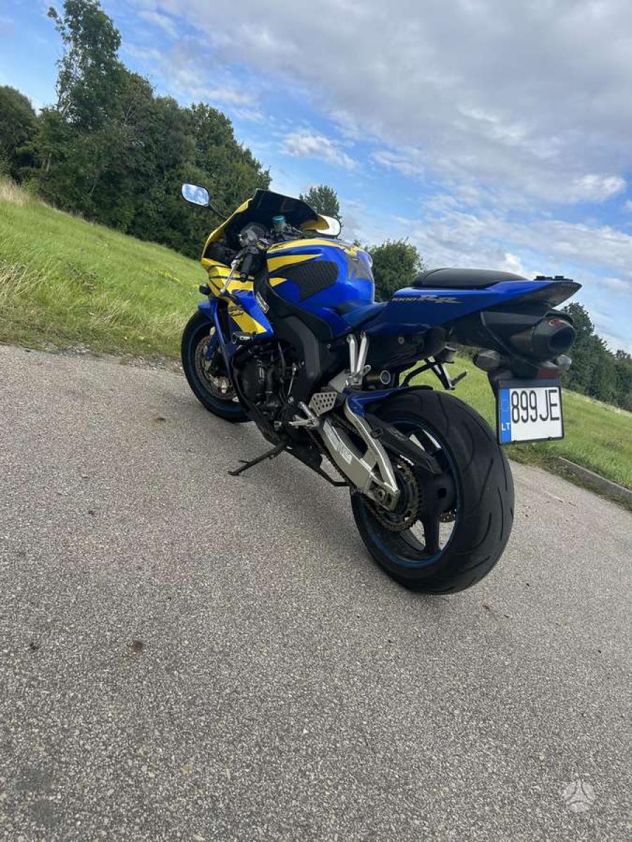Honda Cbr 2006 in Klaipeda, with an engine capacity of 1.00 L and mileage of 42 thousand km for 3600 €, photo 7 on AUTOMOTO.COM.LV