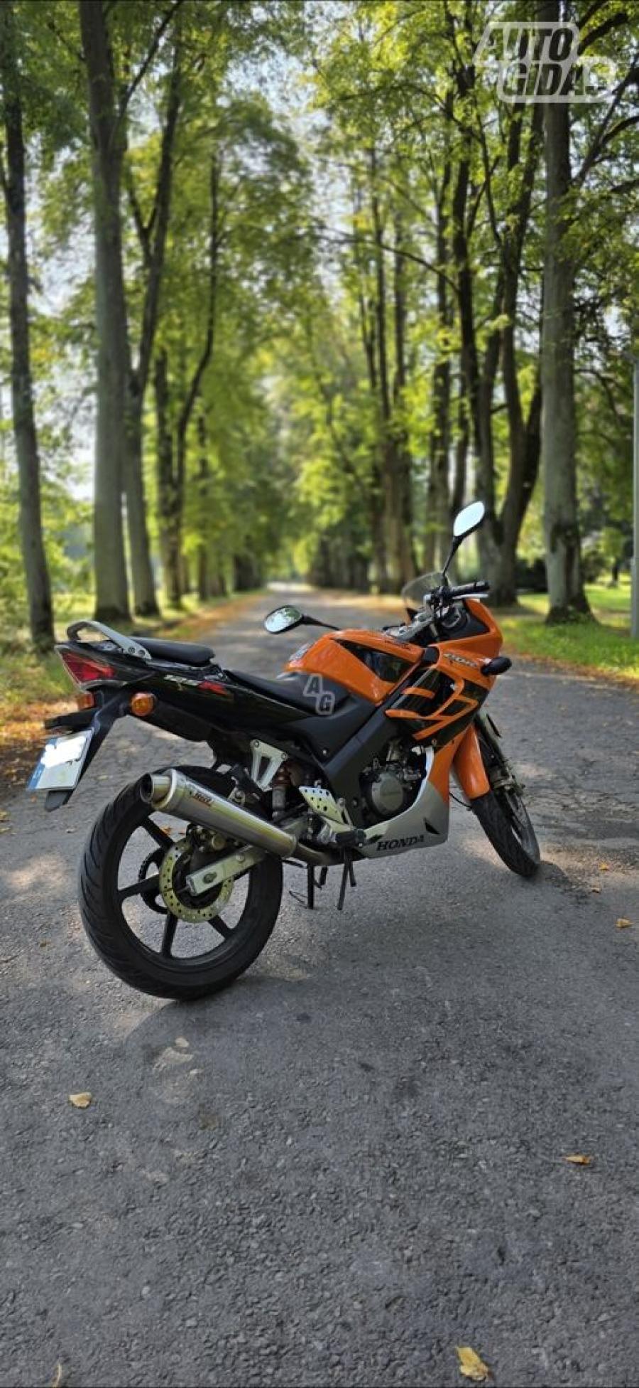 Honda Cbr 2006 Kauņa, ar dzinēja tilpumu 0.13 L un nobraukumu 43 tūkst. km par 1450 €, foto 4 vietnē AUTOMOTO.COM.LV