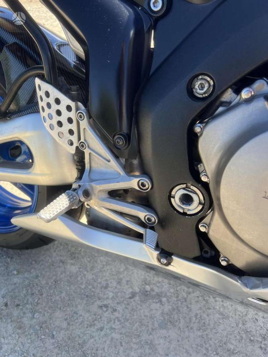 Honda Cbr 2006 Joniškis, ar dzinēja tilpumu 1.00 L un nobraukumu 44 tūkst. km par 3100 €, foto 14 vietnē AUTOMOTO.COM.LV