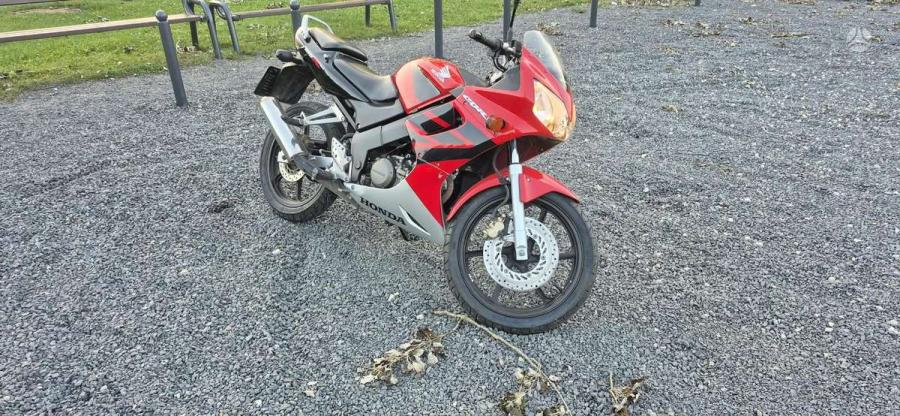 Honda Cbr 2006 in Kursenai, with an engine capacity of 0.13 L and mileage of 20 thousand km for 1750 €, photo 6 on AUTOMOTO.COM.LV