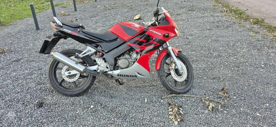 Honda Cbr 2006 in Kursenai, with an engine capacity of 0.13 L and mileage of 20 thousand km for 1750 €, photo 7 on AUTOMOTO.COM.LV
