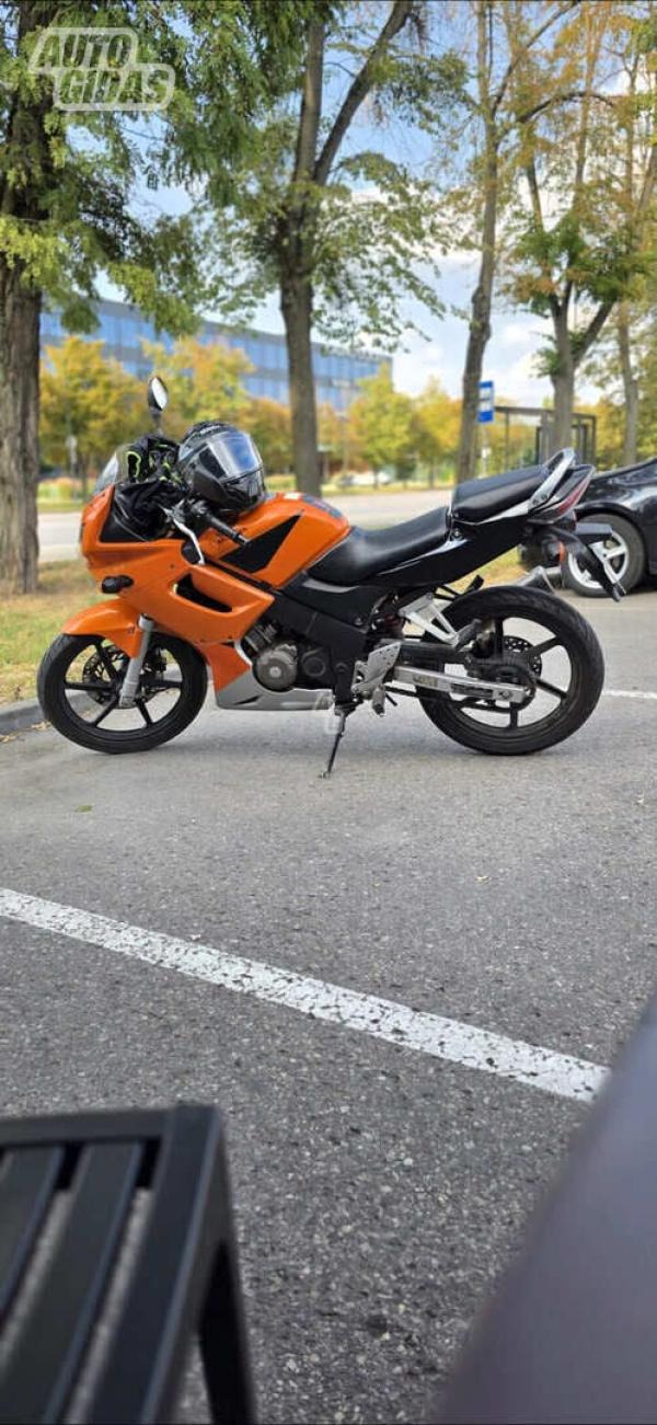 Honda Cbr 2006 in Pasvalys, with an engine capacity of 0.13 L and mileage of 43 thousand km for 1280 €, photo 6 on AUTOMOTO.COM.LV