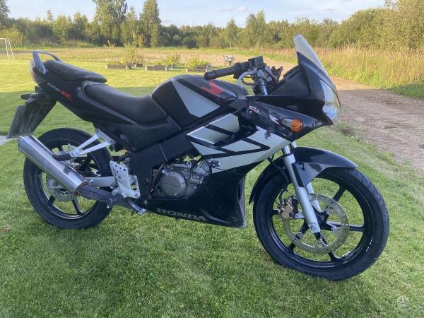 Honda Cbr 2006 Šauļi, ar dzinēja tilpumu 0.13 L un nobraukumu 43 tūkst. km par 999 €, foto 3 vietnē AUTOMOTO.COM.LV