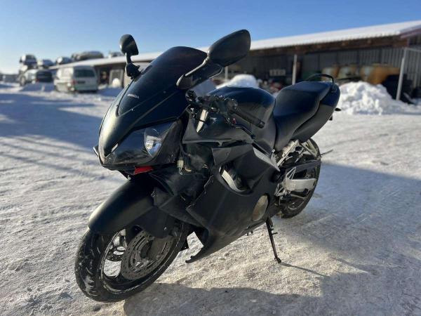 Honda Cbr 2007 in Kaunas, with an engine capacity of 0.60 L and mileage of 35 thousand km for 1600 €, photo 1 on AUTOMOTO.COM.LV