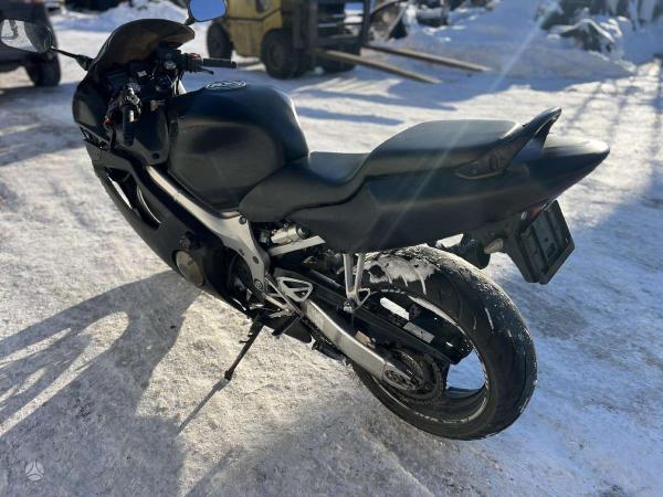 Хонда Cbr 2007 в Каунас, объемом двигателя 0.60 л и пробегом 35 тыс. км за 1600 €, фото 6 на AUTOMOTO.COM.LV