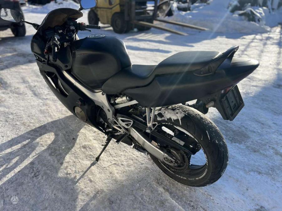 Honda Cbr 2007 in Kaunas, with an engine capacity of 0.60 L and mileage of 35 thousand km for 1600 €, photo 6 on AUTOMOTO.COM.LV