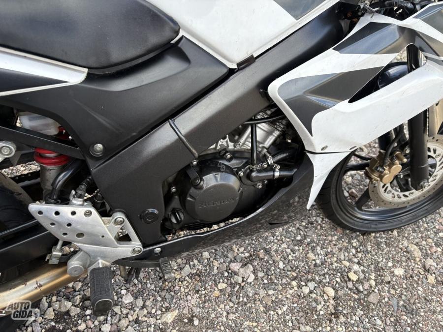 Honda Cbr 2007 Kelmė, ar dzinēja tilpumu 0.13 L un nobraukumu 24 tūkst. km par 675 €, foto 14 vietnē AUTOMOTO.COM.LV
