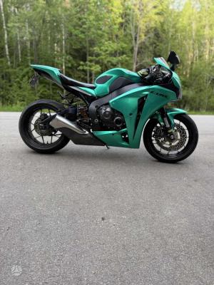 Хонда Cbr 2008 в Плунге, объемом двигателя 1.00 л и пробегом 44 тыс. км за 5000 €, фото 3 на AUTOMOTO.COM.LV