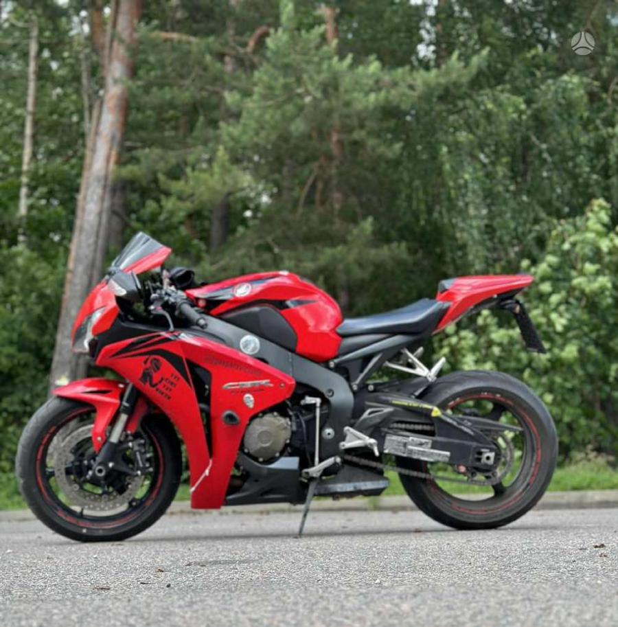 Honda Cbr 2009 Utena, ar dzinēja tilpumu 1.00 L un nobraukumu 43 tūkst. km par 4900 €, foto 4 vietnē AUTOMOTO.COM.LV