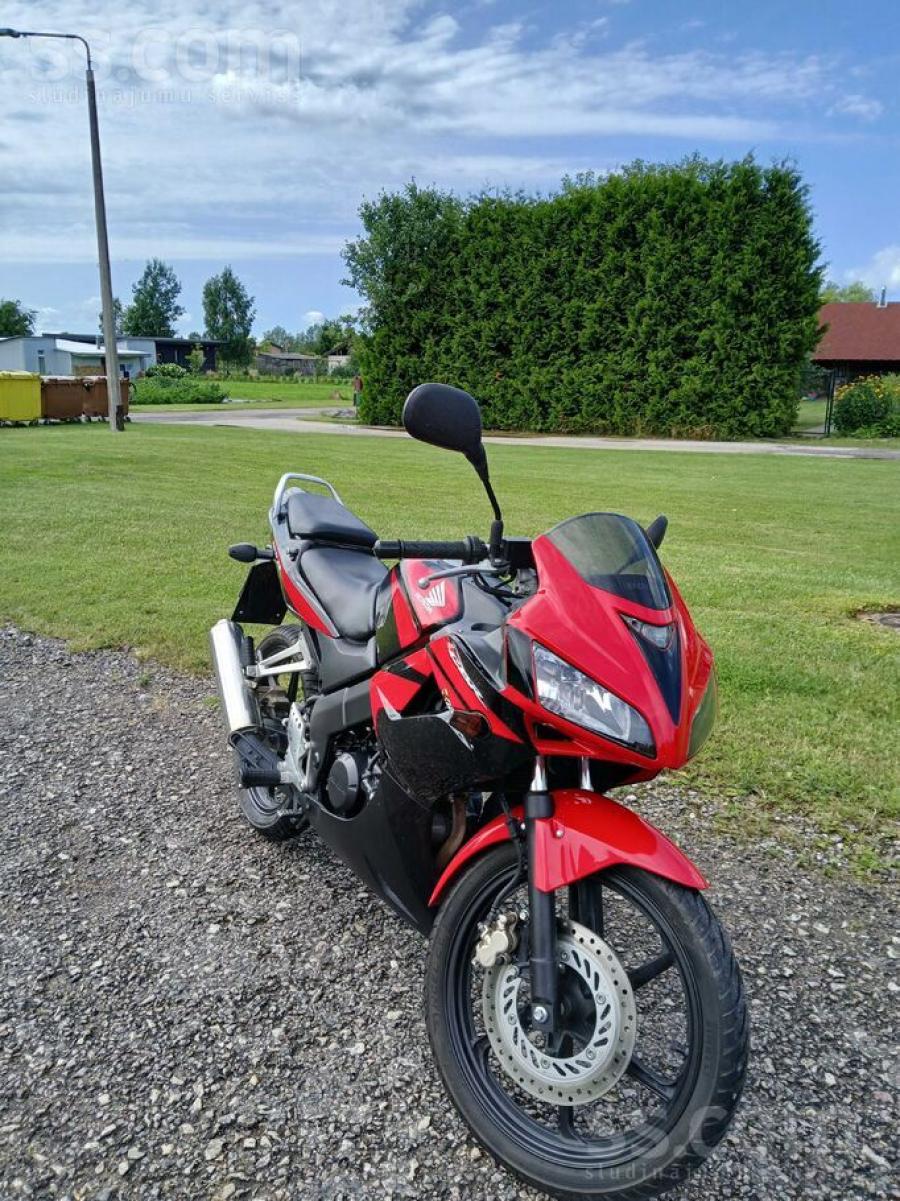 Хонда Cbr 2009 в Огре, объемом двигателя 0.13 л и пробегом 0 тыс. км за 1800 €, фото 1 на AUTOMOTO.COM.LV