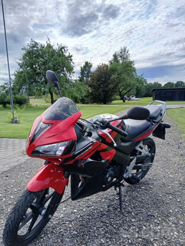 Хонда Cbr 2009 в Огре, объемом двигателя 0.13 л и пробегом 0 тыс. км за 1800 €, фото 2 на AUTOMOTO.COM.LV