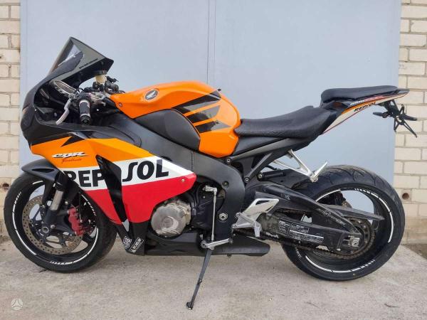 Honda Cbr 2009 in Vilnius, with an engine capacity of 1.00 L and mileage of 30 thousand km for 4150 €, photo 4 on AUTOMOTO.COM.LV