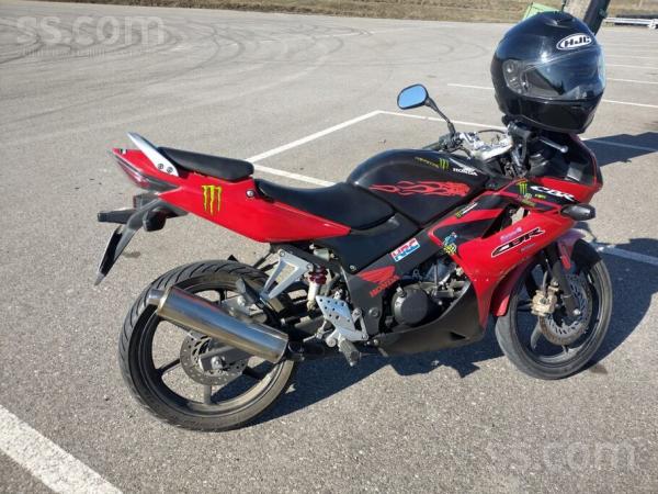 Honda Cbr 2010 in Valmiera, with an engine capacity of 0.13 L and mileage of 0 thousand km for 1800 €, photo 8 on AUTOMOTO.COM.LV