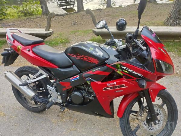 Honda Cbr 2010 in Valmiera, with an engine capacity of 0.13 L and mileage of 0 thousand km for 1800 €, photo 10 on AUTOMOTO.COM.LV