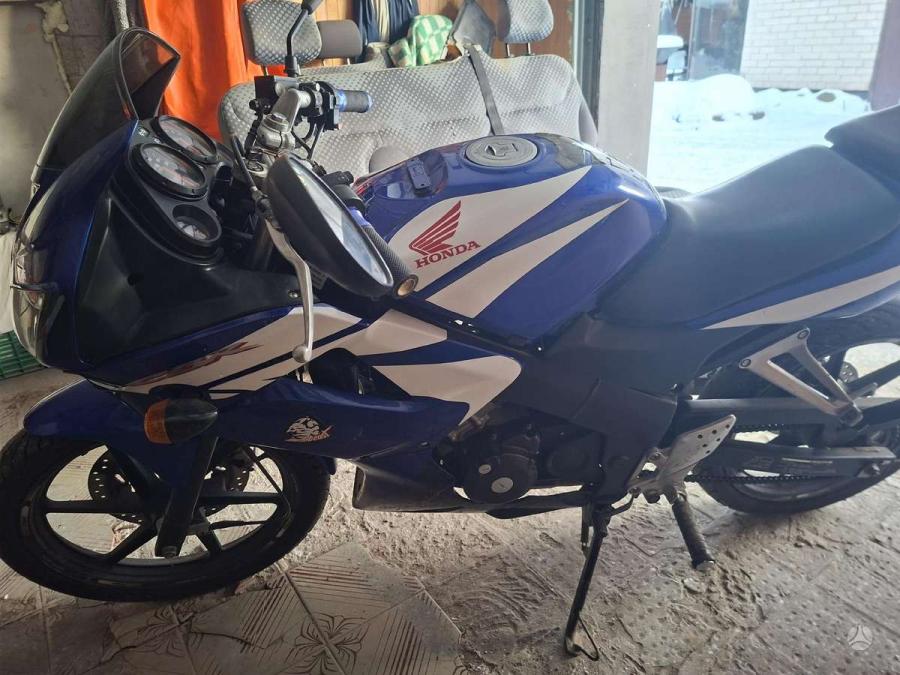 Honda Cbr 2010 Kauņa, ar dzinēja tilpumu 0.13 L un nobraukumu 12 tūkst. km par 1250 €, foto 5 vietnē AUTOMOTO.COM.LV