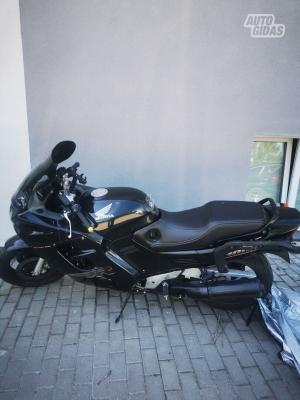 Хонда Cbr 2010 в Алитус, объемом двигателя 0.00 л и пробегом 0 тыс. км за 1600 €, фото 5 на AUTOMOTO.COM.LV