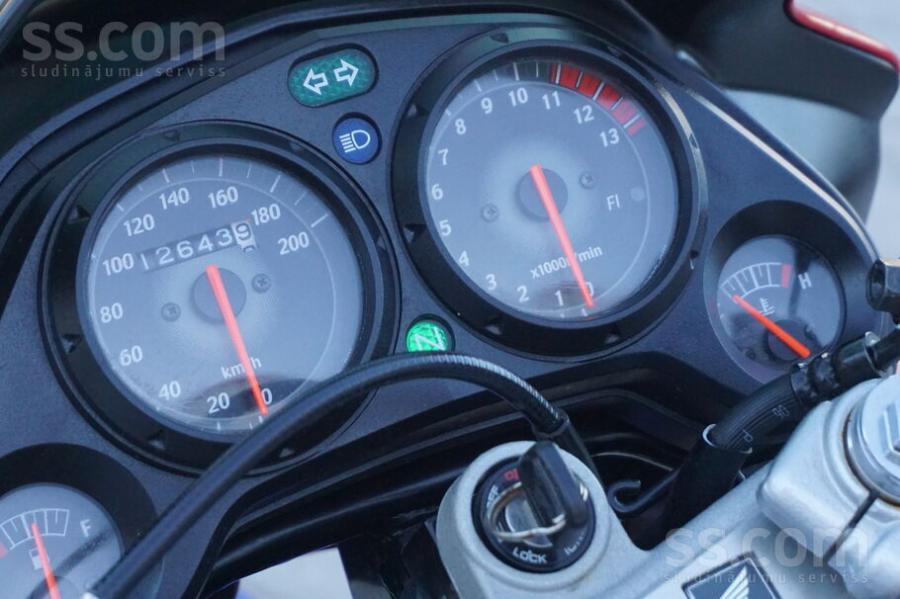 Honda Cbr 2010 Bauska, ar dzinēja tilpumu 0.13 L un nobraukumu 0 tūkst. km par 1650 €, foto 11 vietnē AUTOMOTO.COM.LV