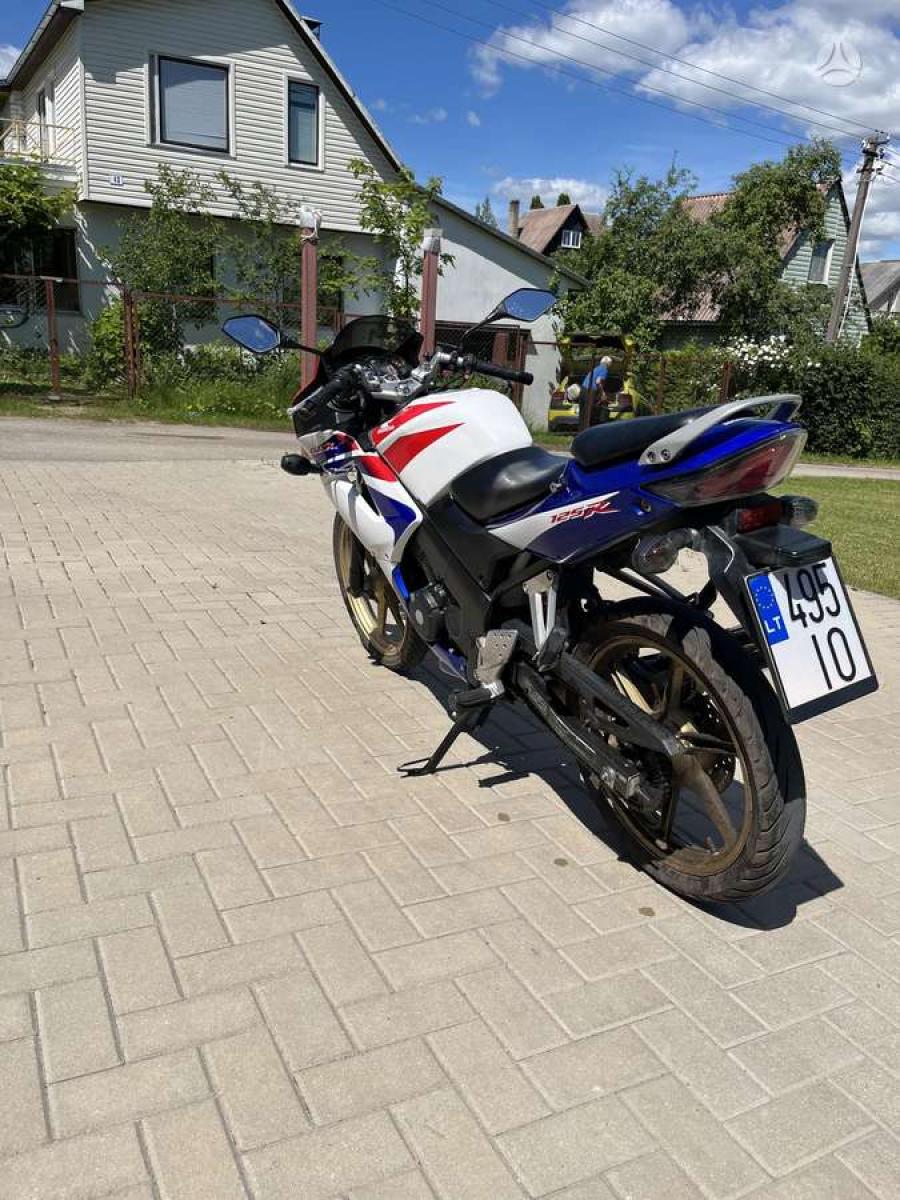 Honda Cbr 2010 Viļņa, ar dzinēja tilpumu 0.13 L un nobraukumu 25 tūkst. km par 1600 €, foto 3 vietnē AUTOMOTO.COM.LV