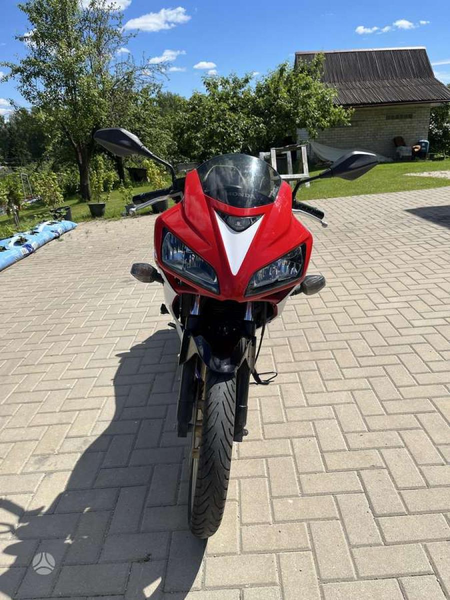 Honda Cbr 2010 Viļņa, ar dzinēja tilpumu 0.13 L un nobraukumu 25 tūkst. km par 1600 €, foto 8 vietnē AUTOMOTO.COM.LV