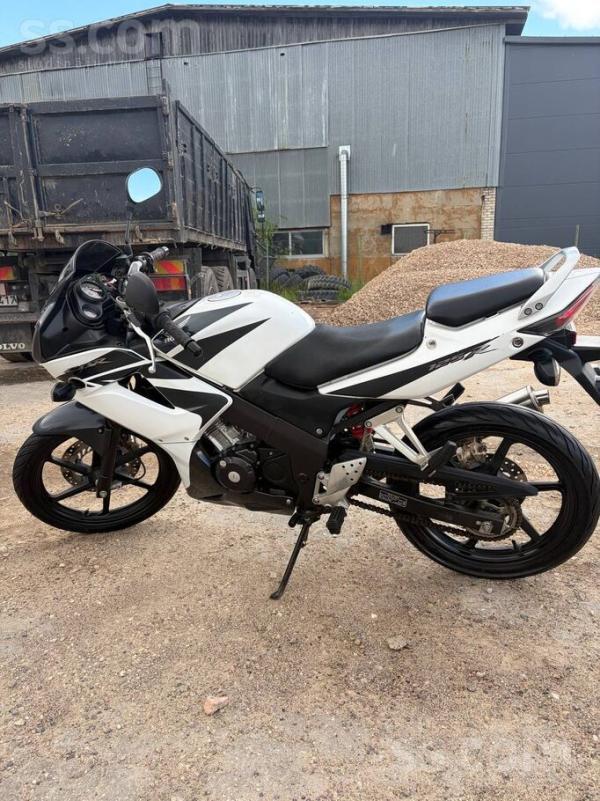 Honda Cbr 2010 Rīga, ar dzinēja tilpumu 0.13 L un nobraukumu 0 tūkst. km par 1550 €, foto 3 vietnē AUTOMOTO.COM.LV