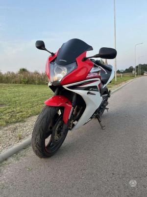 Honda Cbr 2011 in Rokiskis, with an engine capacity of 0.60 L and mileage of 32 thousand km for 3600 €, photo 10 on AUTOMOTO.COM.LV
