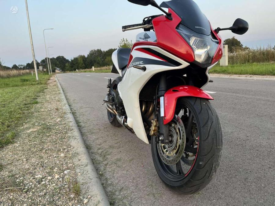 Honda Cbr 2011 in Rokiskis, with an engine capacity of 0.60 L and mileage of 32 thousand km for 3600 €, photo 11 on AUTOMOTO.COM.LV