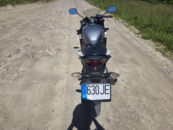 Хонда Cbr 2011 в Плунге, объемом двигателя 0.13 л и пробегом 58 тыс. км за 1550 €, фото 6 на AUTOMOTO.COM.LV