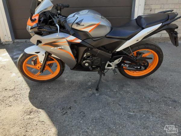 Хонда Cbr 2011 в Паневежис, объемом двигателя 0.13 л и пробегом 40 тыс. км за 1550 €, фото 1 на AUTOMOTO.COM.LV