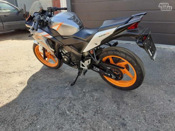 Хонда Cbr 2011 в Паневежис, объемом двигателя 0.13 л и пробегом 40 тыс. км за 1550 €, фото 2 на AUTOMOTO.COM.LV