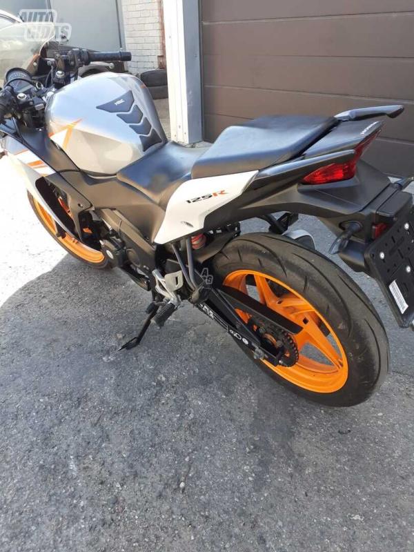 Хонда Cbr 2011 в Паневежис, объемом двигателя 0.13 л и пробегом 40 тыс. км за 1550 €, фото 3 на AUTOMOTO.COM.LV