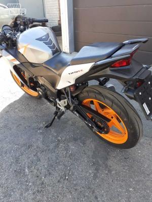 Honda Cbr 2011 in Panevezys, with an engine capacity of 0.13 L and mileage of 40 thousand km for 1550 €, photo 4 on AUTOMOTO.COM.LV